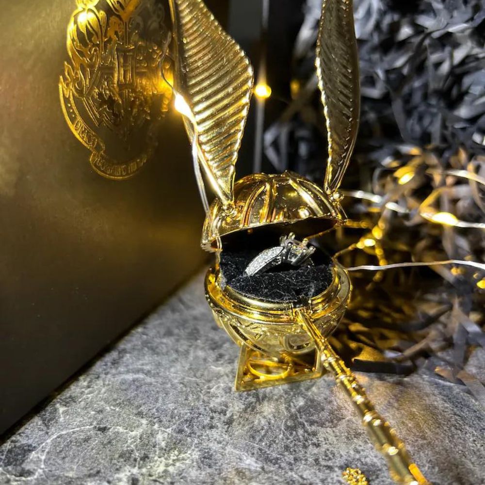Golden Elegance Winged Ring Keeper - Elegance Ring – amorecarter